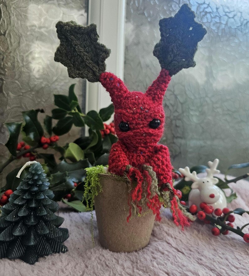 Holly Pocket Mandrake | Christmas | Crochet - Etsy