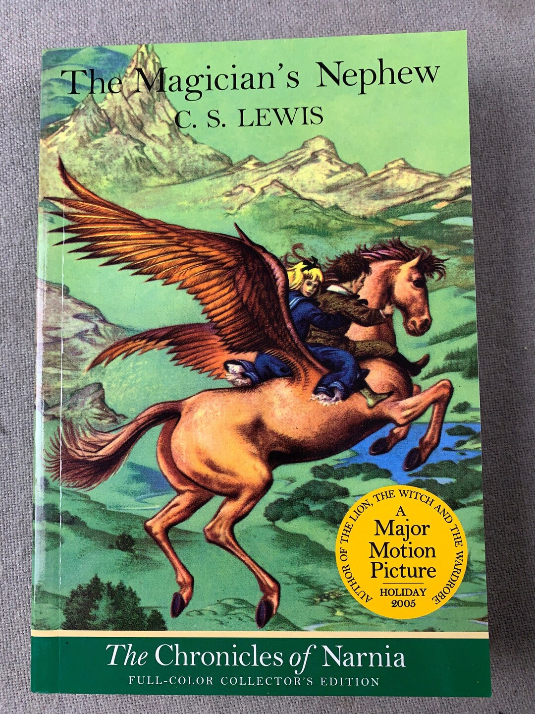 The Chronicles of Narnia: the Magician's Nephew 1. CS Lewis Full-color ...