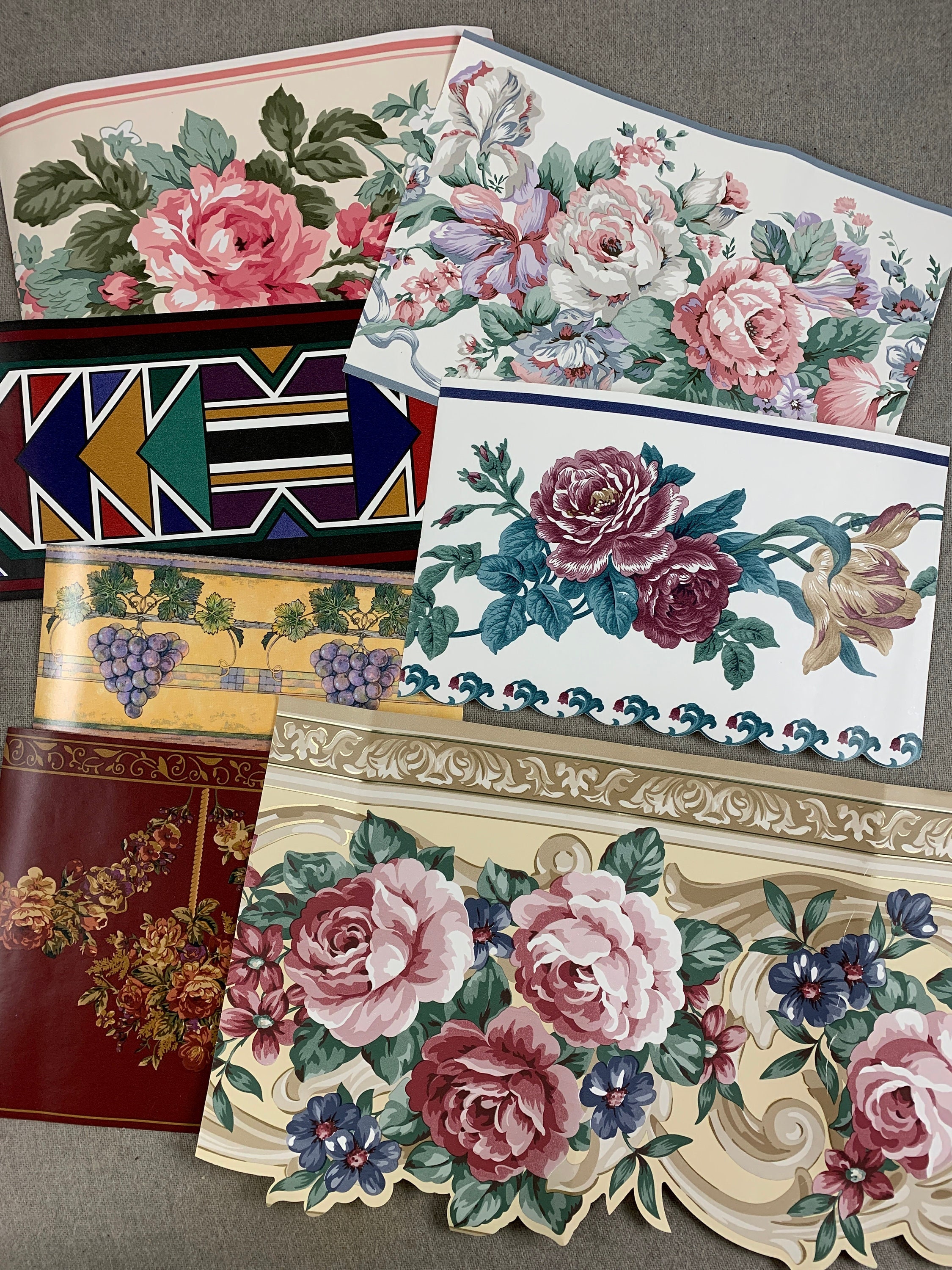 Vintage Wallpaper Borders. 7 Pieces in Varying Sizes, Several With ...