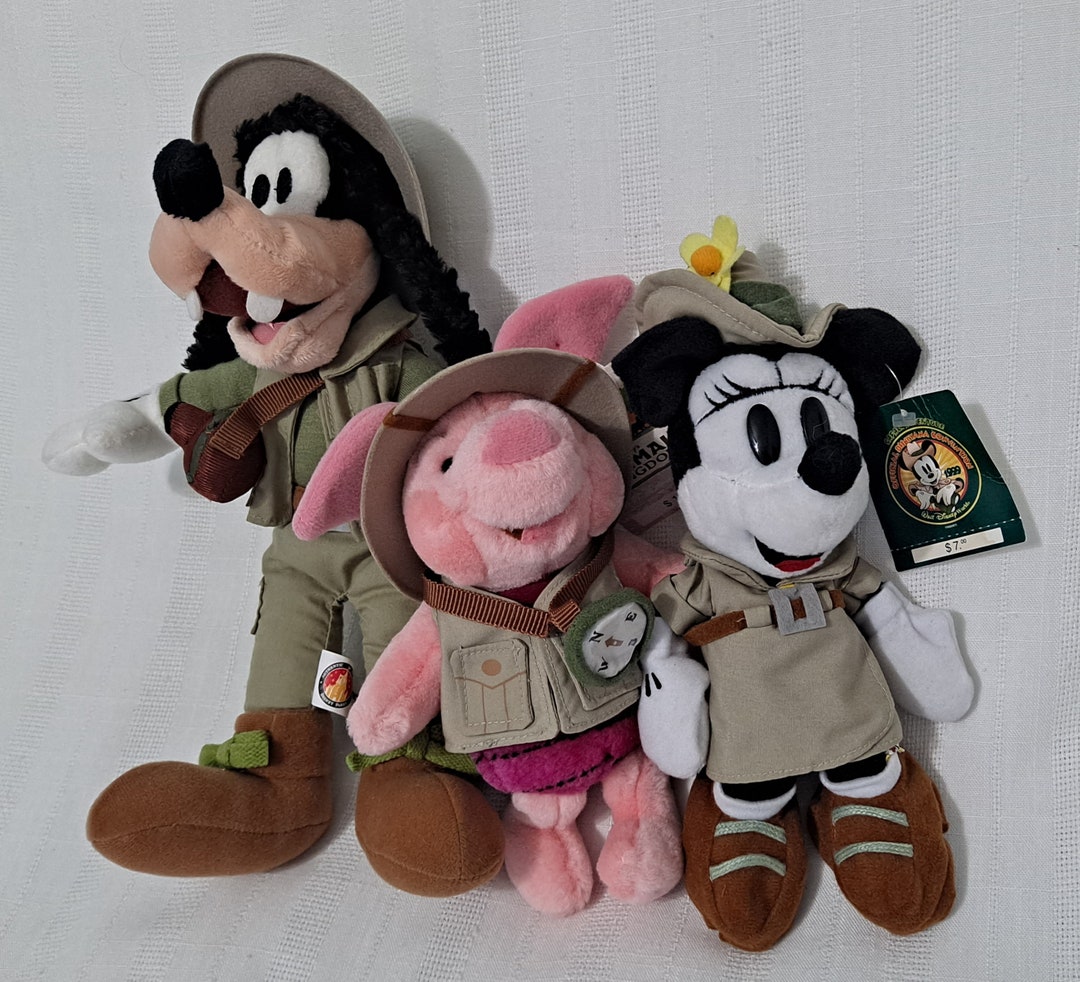 Disneyana Minnie Mouse Safari Explorer Goofy Winnie Pooh Pal Piglet ...