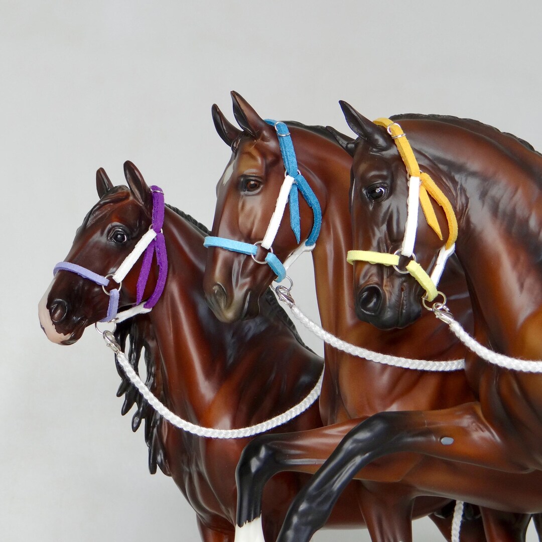 Breyer Model Horse Tack Traditional 1:9 Scale White + Two-tone Colour ...