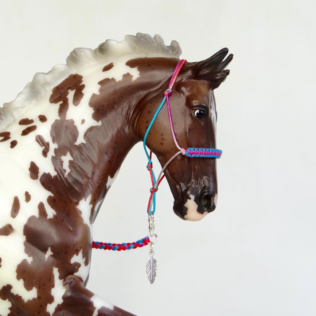 Breyer Traditional 1:9 Scale Model Horse Tack Blue/pink/red Rope Halter ...
