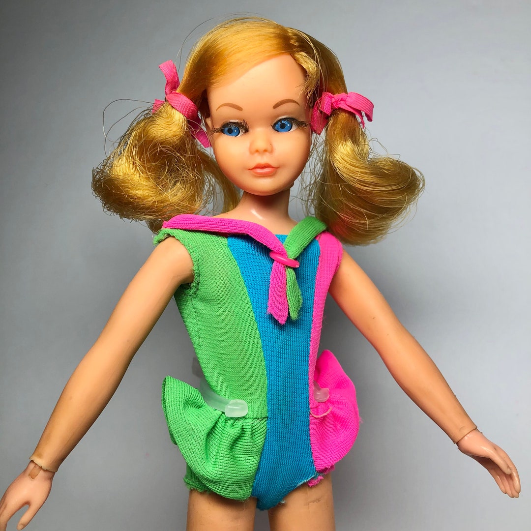 1970 Dramatic New Living Skipper Doll With Original Outfit & Ribbons ...
