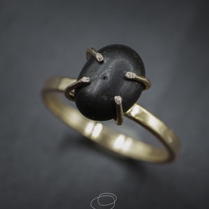 Black LAVA and Solid Gold Ring Icelandic Basalt Ring - Etsy Canada
