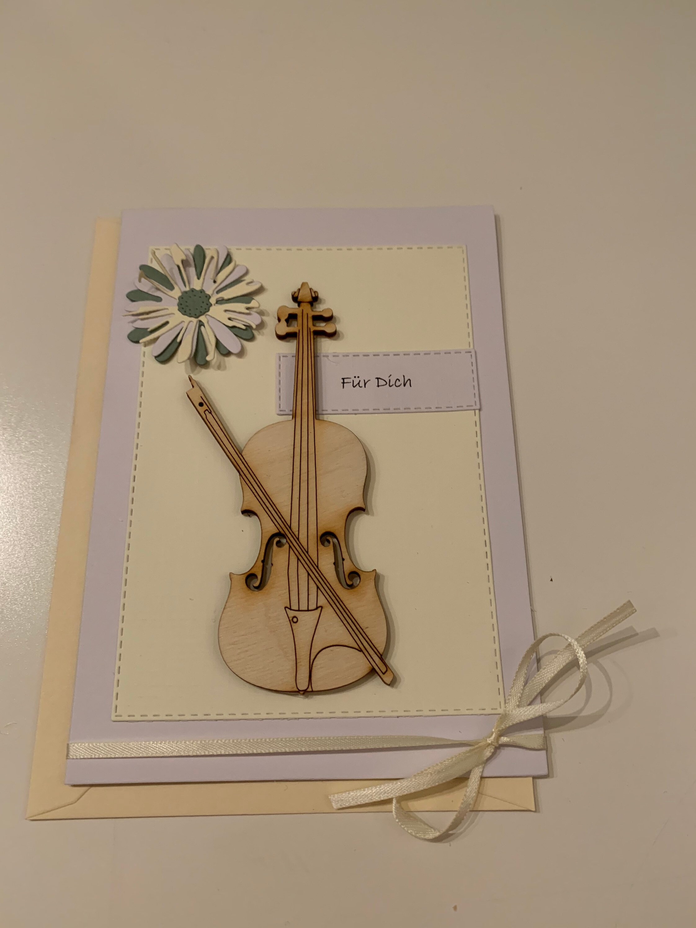 Tarjeta con violín de madera - Etsy España