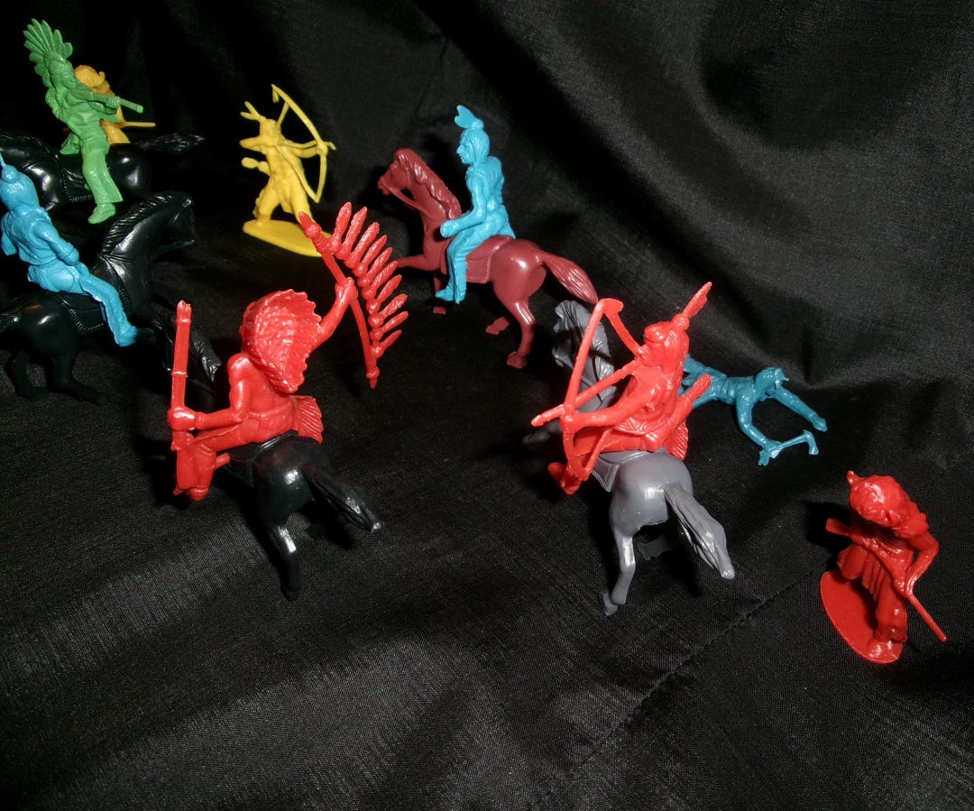 Vintage Plastic Indian Figures, Lot of 14 Warring Native American and ...