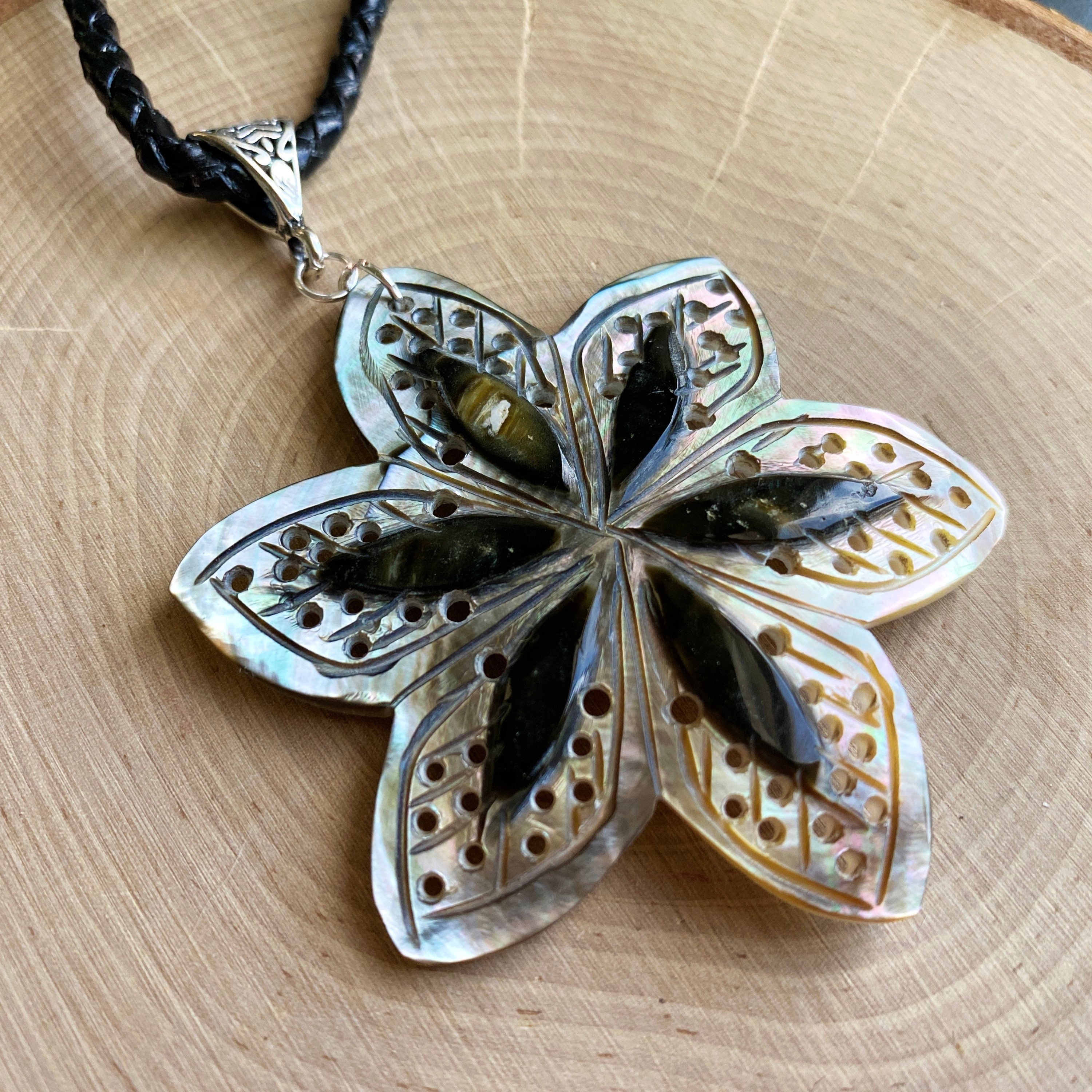 Black Lip Shell Flower Pendant Necklace; Shell Flower Necklace - Etsy