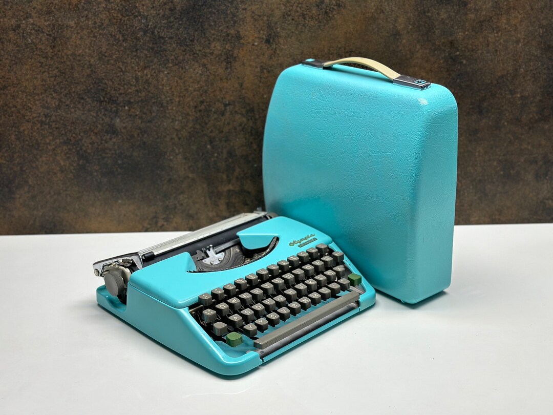Vintage Olympia Splendid 33/66 Matte Turquoise Typewriter | Perfect ...