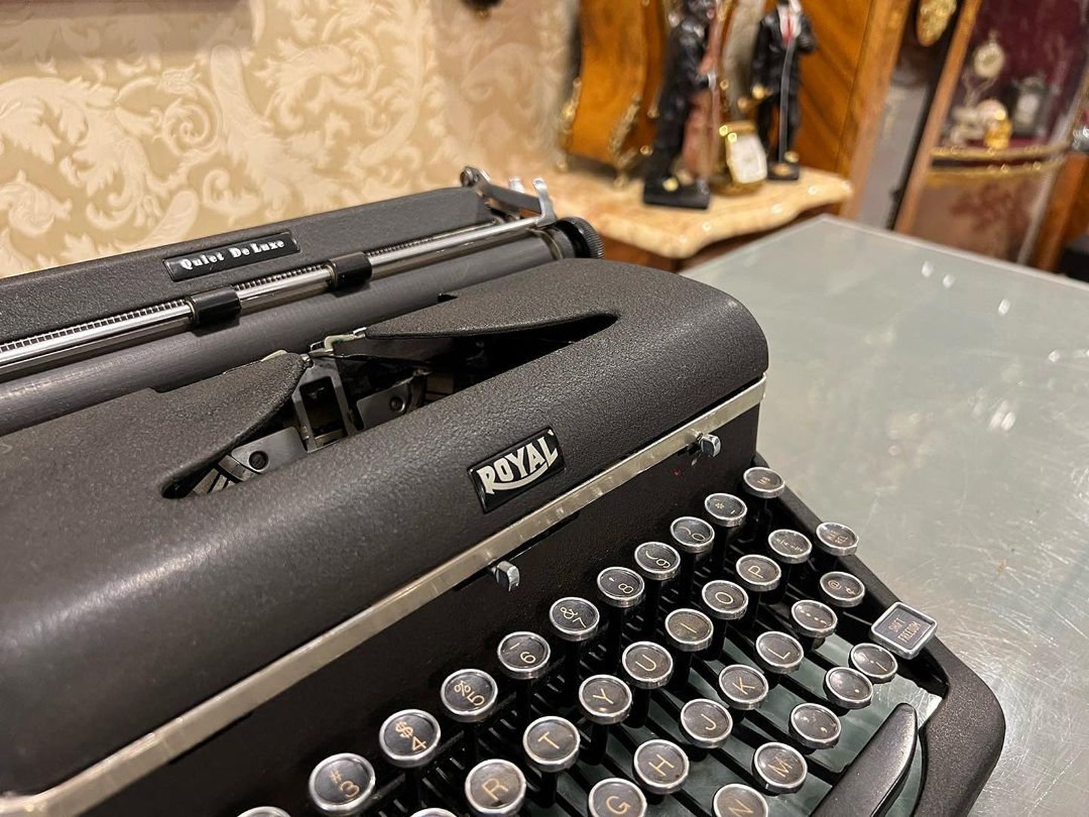 1946 Royal Quiet Deluxe Typewriter: Restored Vintage Black Manual ...
