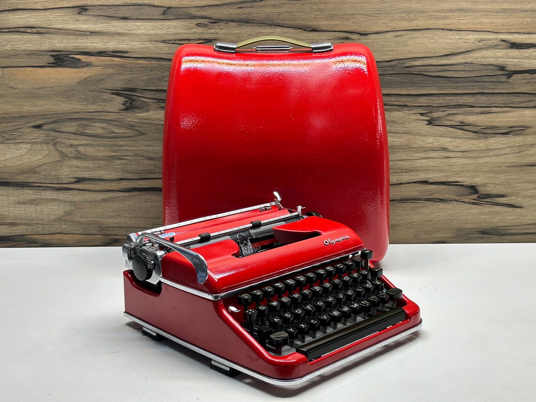 Olympia SM3 RED Typewriter - Premium Gift / Typewriter World / the Most ...