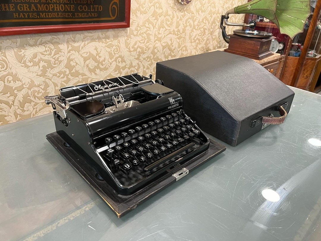 Antique Olympia Progress Typewriter With Q Keyboard Collectible Office ...