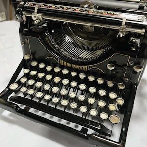 Gift! Underwood Typewriter | Antique Charm | Working Perfectly,working ...
