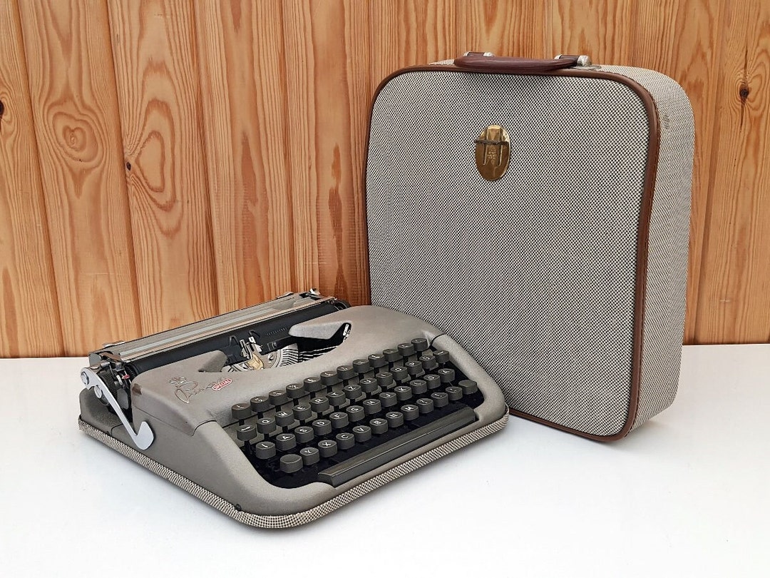 Princess Special Vintage Typewriter, Regal Working Typewriter, Perfect ...