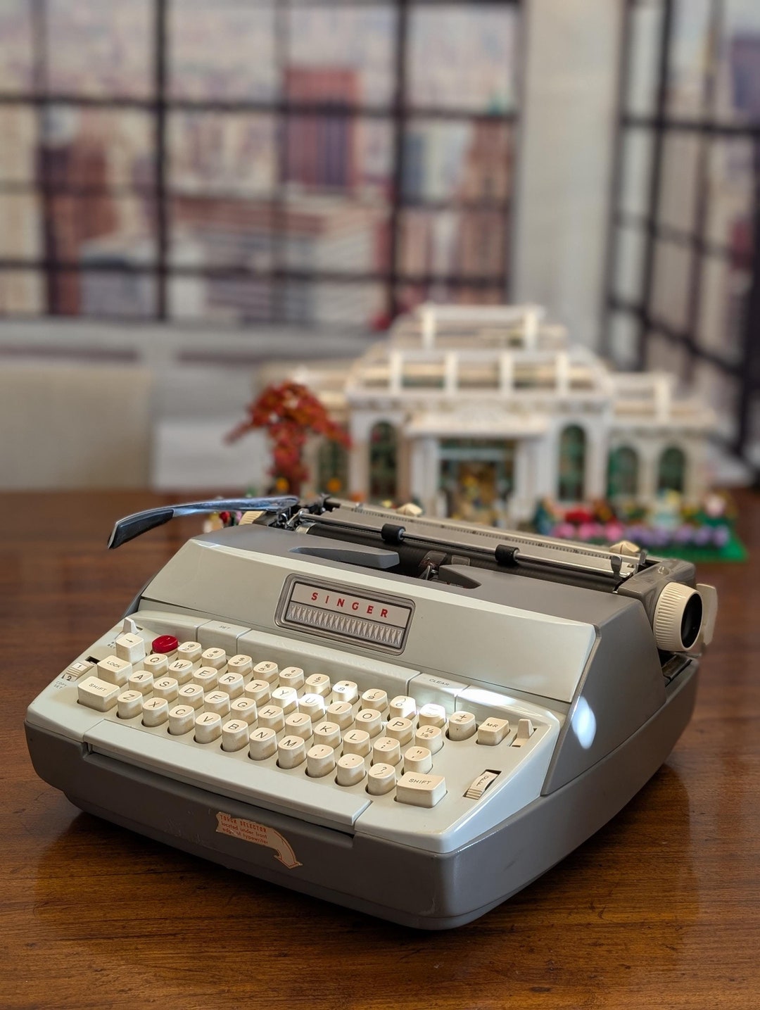 1962 Gorgeous Grey and Cream Electric Typing Machine Singer Electric ...