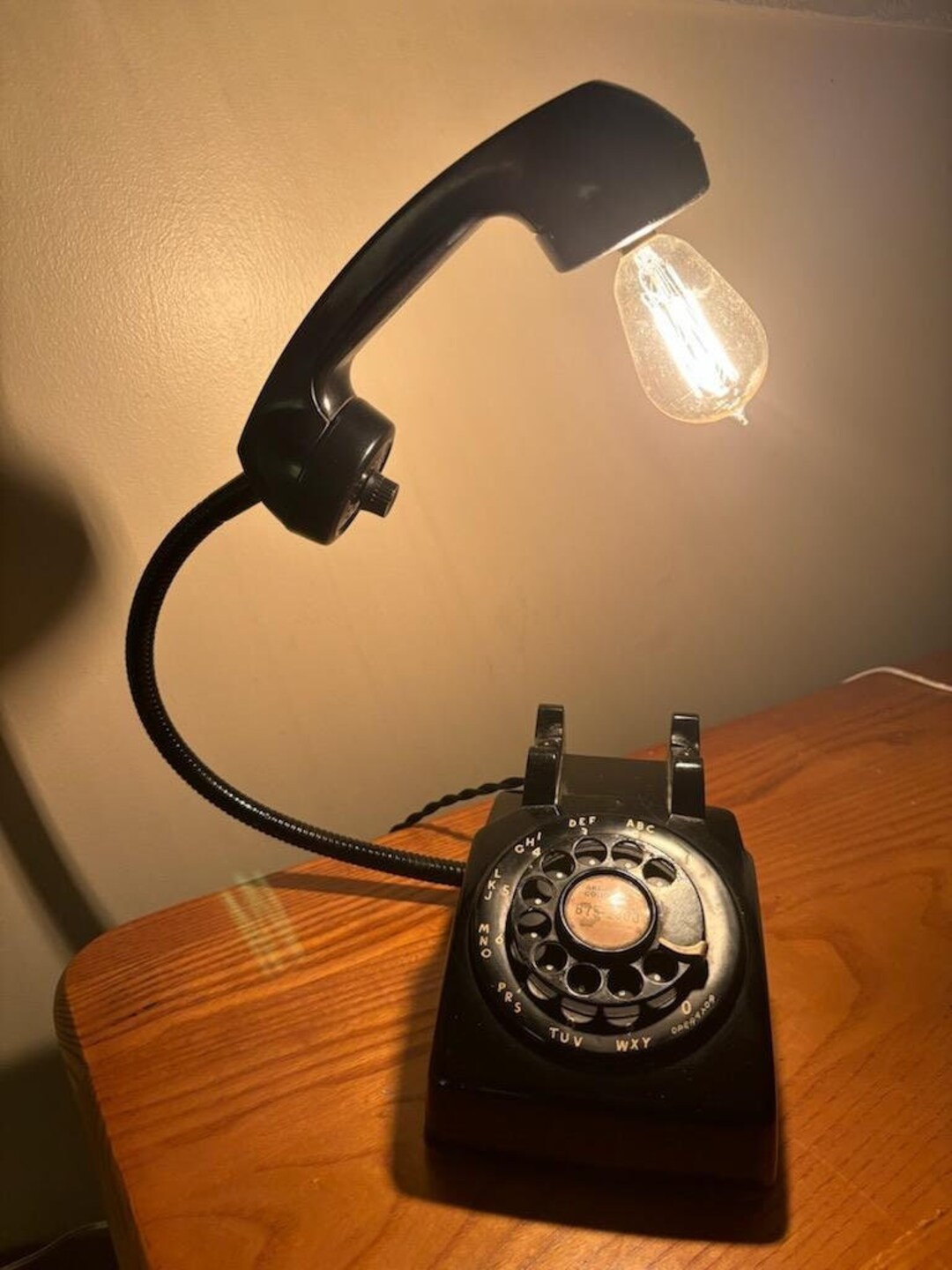 Repurposed Vintage Rotary Phone Into a Cool Light - Etsy