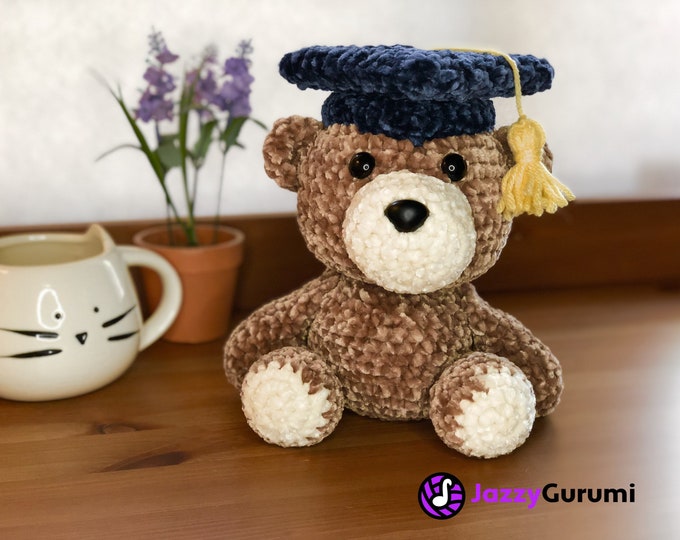 Crochet Pattern: Graduation Teddy Bear Amigurumi - Etsy Canada