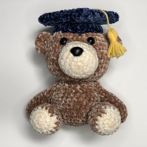 Crochet Pattern: Graduation Teddy Bear Amigurumi - Etsy Canada