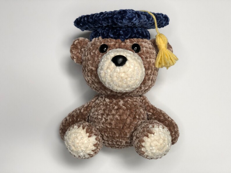 Crochet Pattern: Graduation Teddy Bear Amigurumi - Etsy Canada