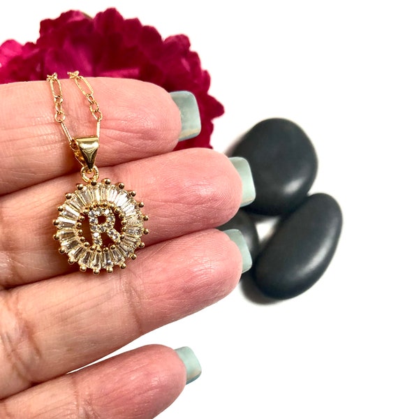 Shop Letter R Necklace - Etsy