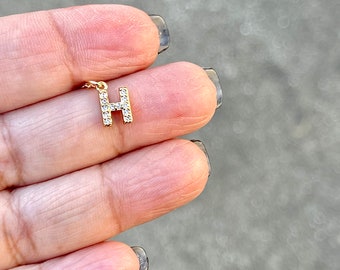 Letter H Necklace - Etsy