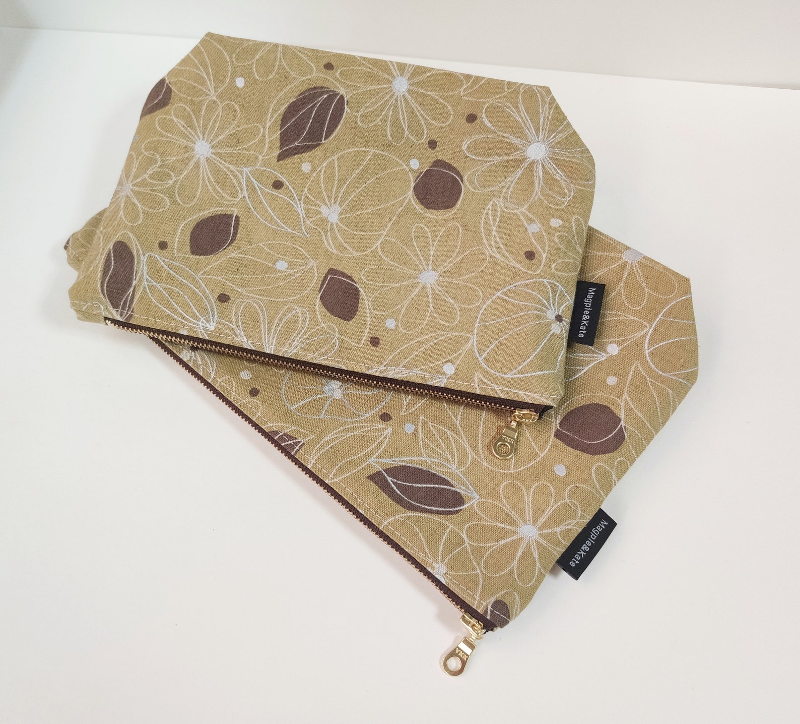 MEDIUM/LARGE Linen zipper pouch Cosmetic bag Travel pouch | Etsy