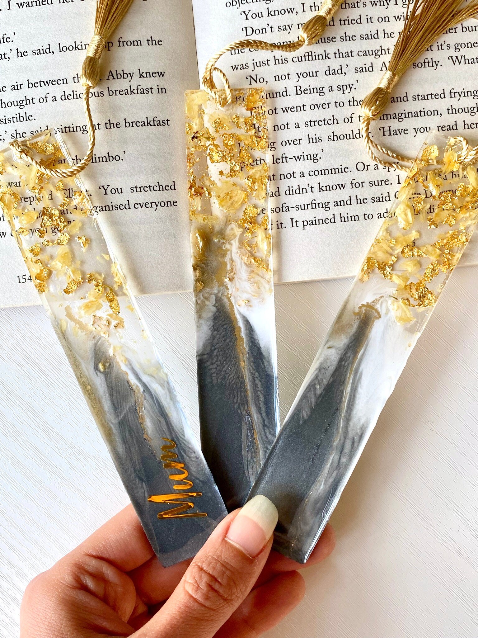 Resin Bookmark With Dried Flowers and Gold Leaf Personalised - Etsy UK