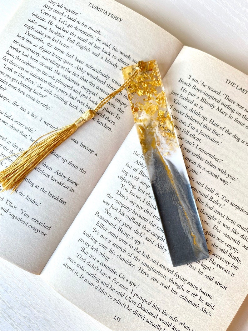 Resin Bookmark With Dried Flowers and Gold Leaf Personalised - Etsy