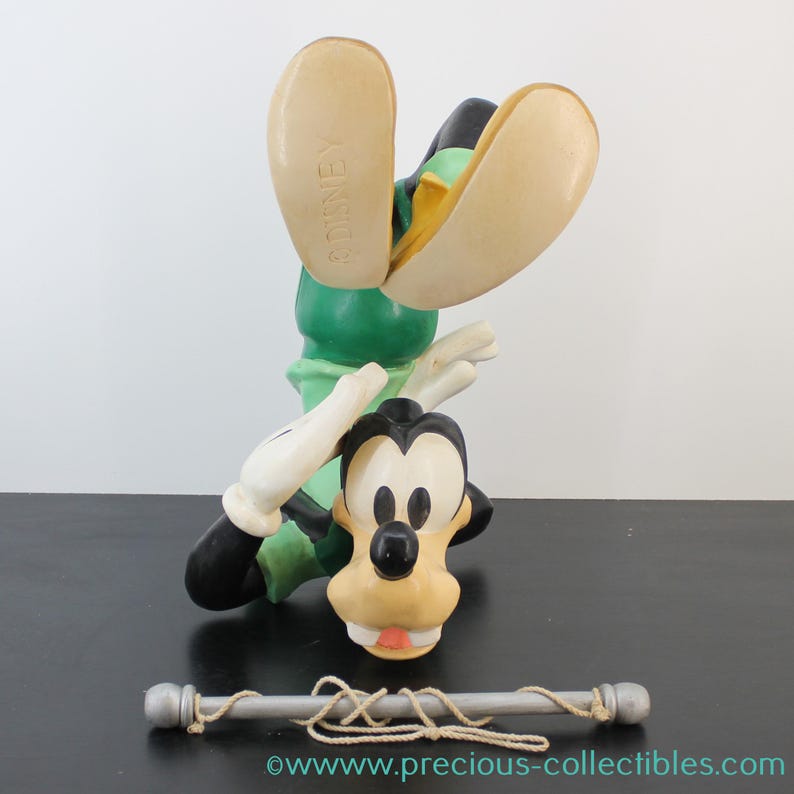 Extremely Rare Vintage Goofy Hanging on a Trapeze Statue. Vintage Goofy ...
