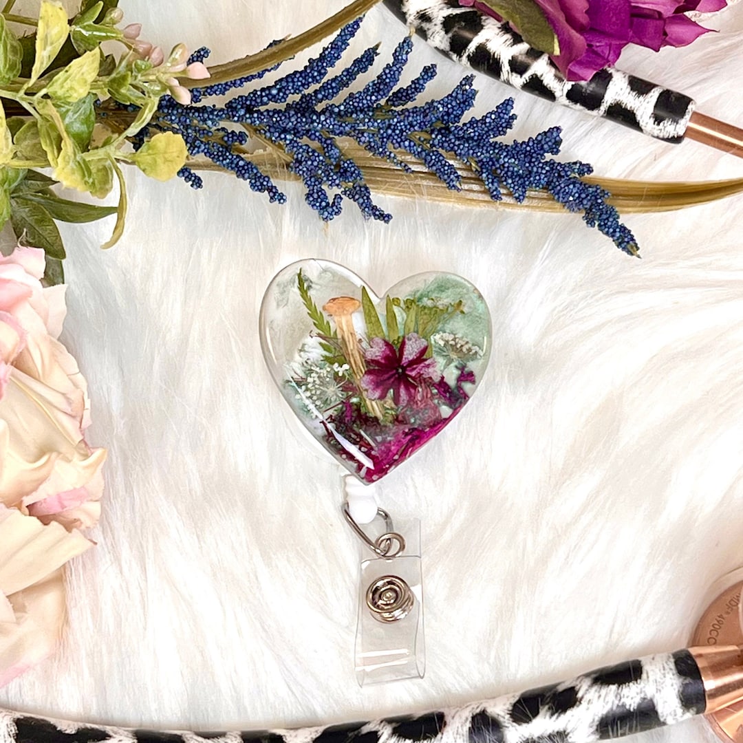 Cute Cottage Core Badge Reel, Pressed Flower Heart ID Holder, Resin ...