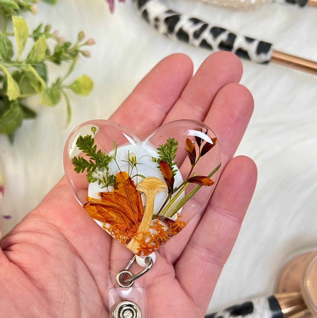 Cute Cottage Core Badge Reel, Pressed Flower Heart ID Holder, Resin ...
