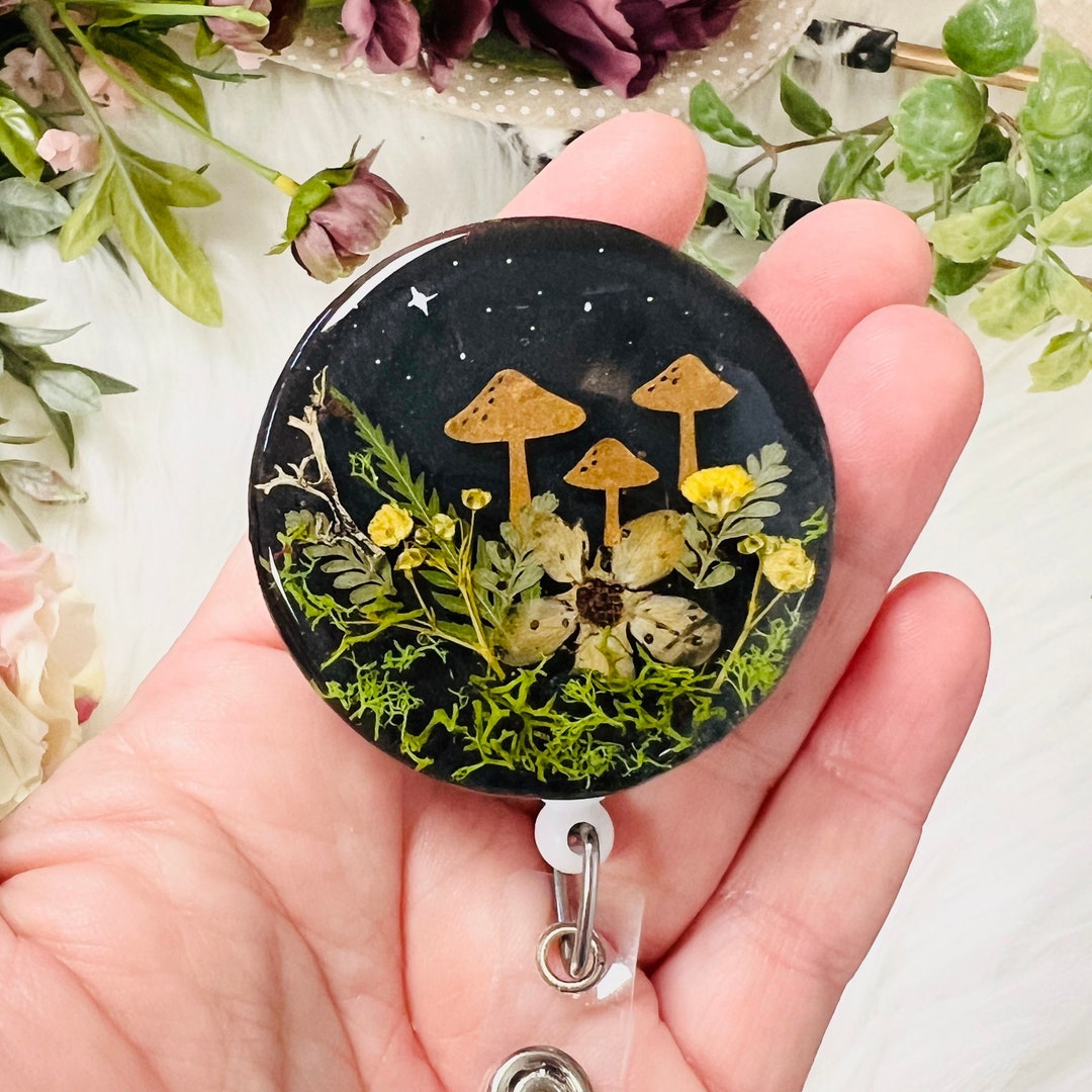 Cute Cottage Core Badge Reel, Pressed Flower Name ID Holder, Large 2 ...