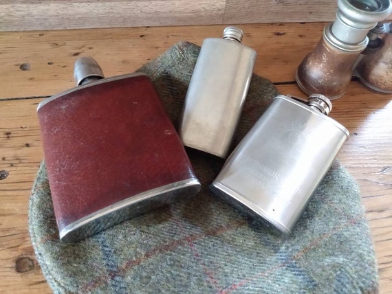 3 vintage hip flasks, lovely collectors items or usea… - Gem