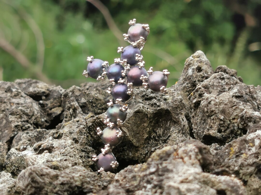 Pearl Cross Shaped Pendant / Brooch / Pin. Genuine Cultured Black ...