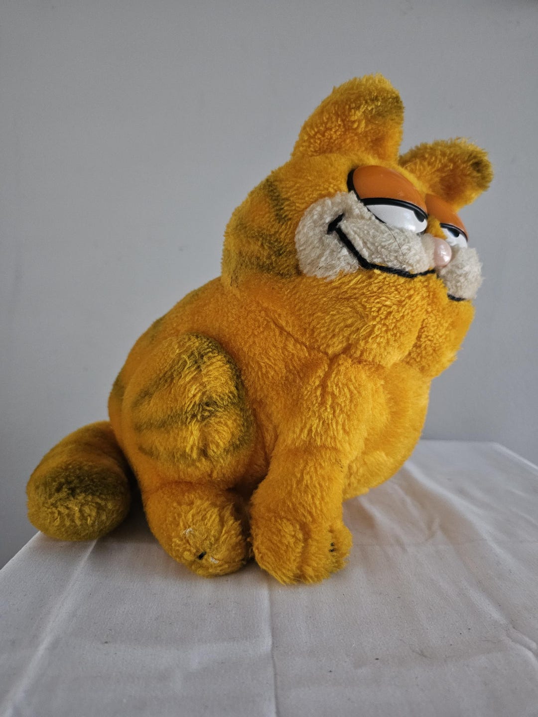 8 Plush 1981 Garfield Sitting With Head Turned to Right - Etsy