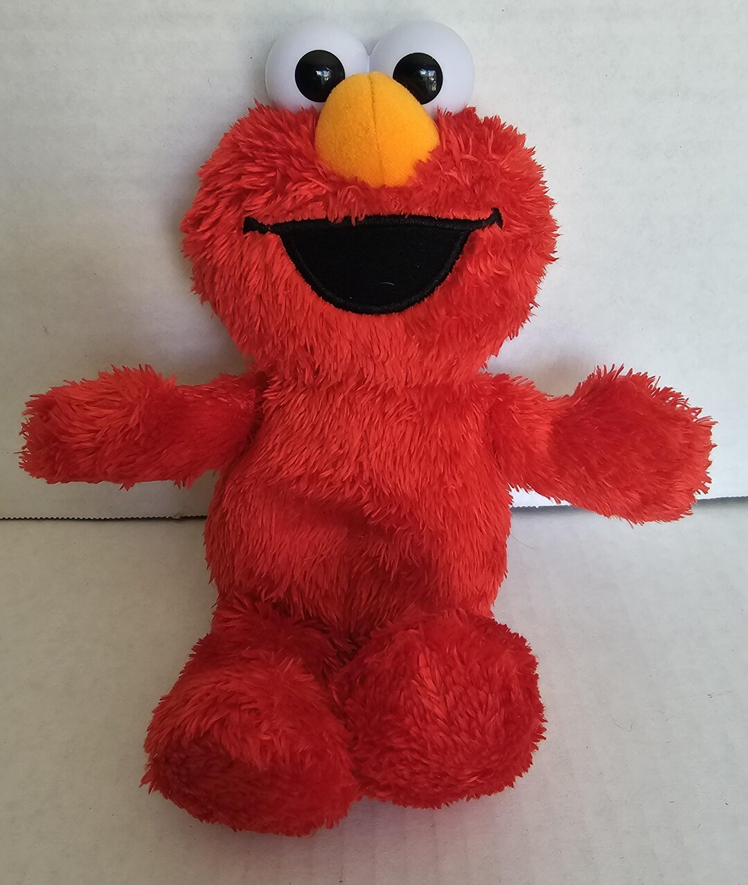 Sesame Street Little Laughs Tickle Me Elmo Laughing Talking 10-inch ...