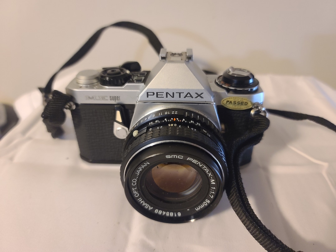 Vintage Pentax ME Super 35mm Camera With Accessories - Etsy