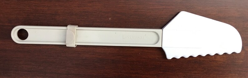 Tupperware Vintage Spreader Scraper Spatula Pie Cake Server or Cake ...