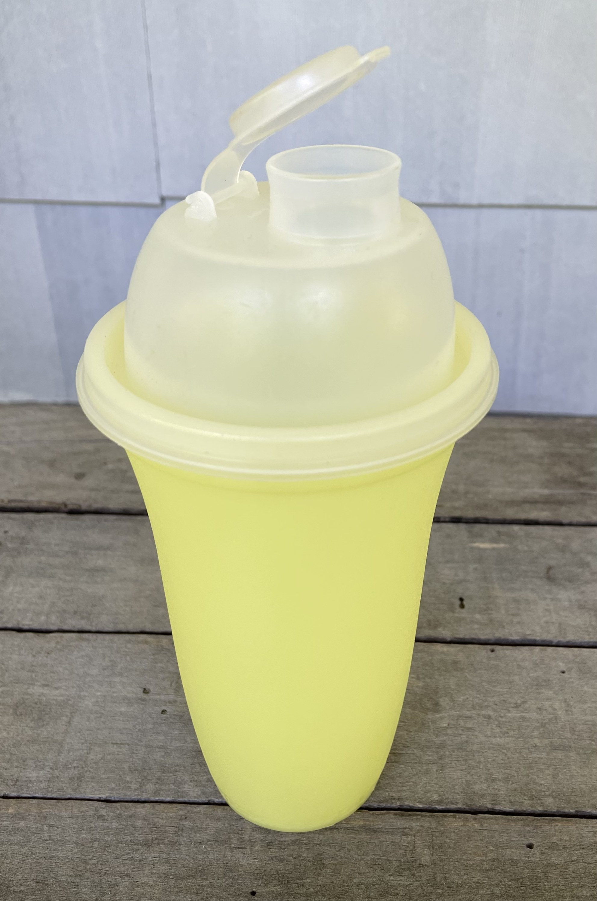 Tupperware Vintage Measuring Pitcher or Yellow Quick Shake - Etsy