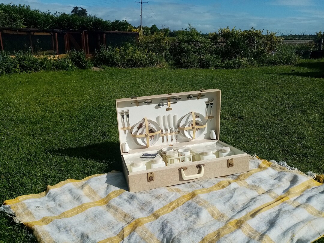 Rare Find!! 40's XL Vintage Brexton Picnic Set W/ Key in Unused ...