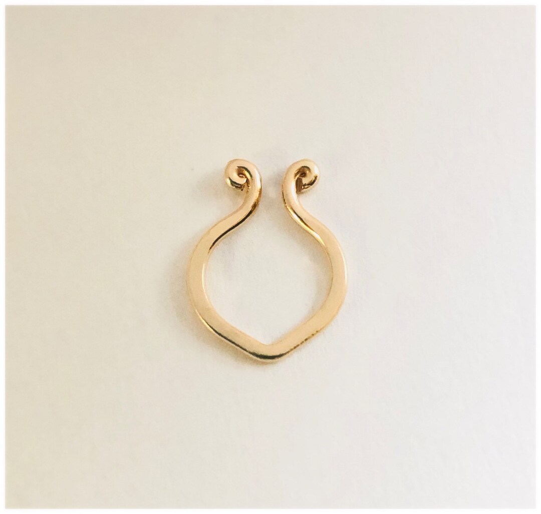 Chevron V Fake Septum Ring gold filled Chevron gehämmert - Etsy Österreich