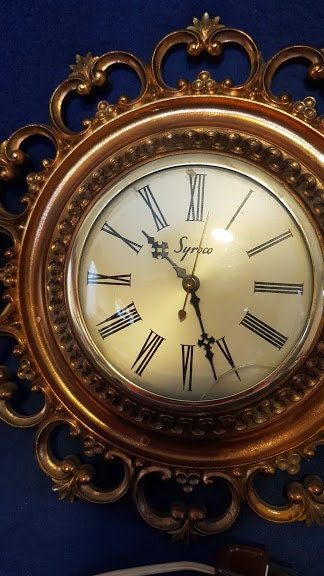 Vintage Syroco Electric Wall Clock by Syracuse Ornamental | Etsy