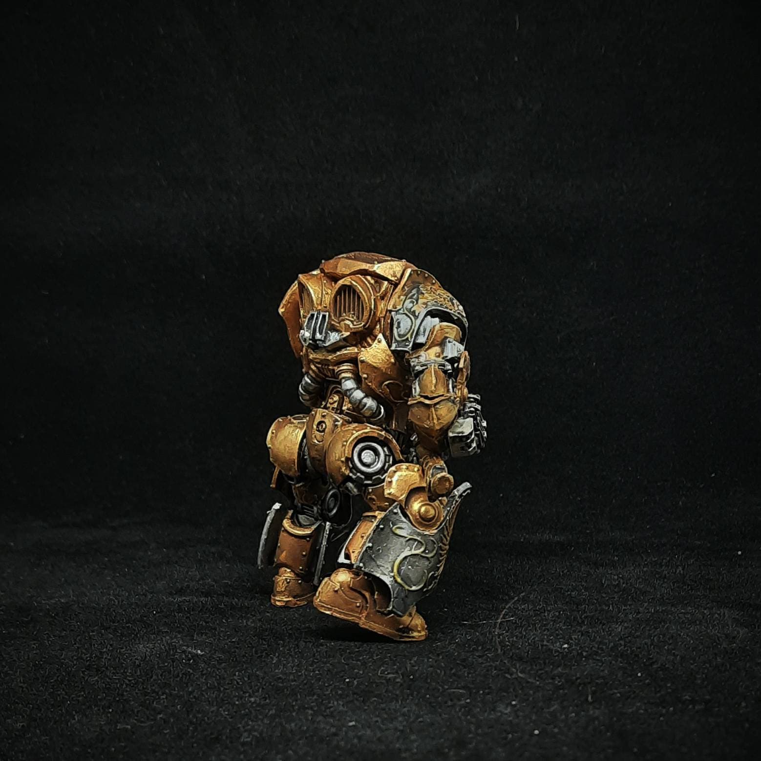 Legio Custodes Contemptor-Achillus Dreadnought painted | Etsy