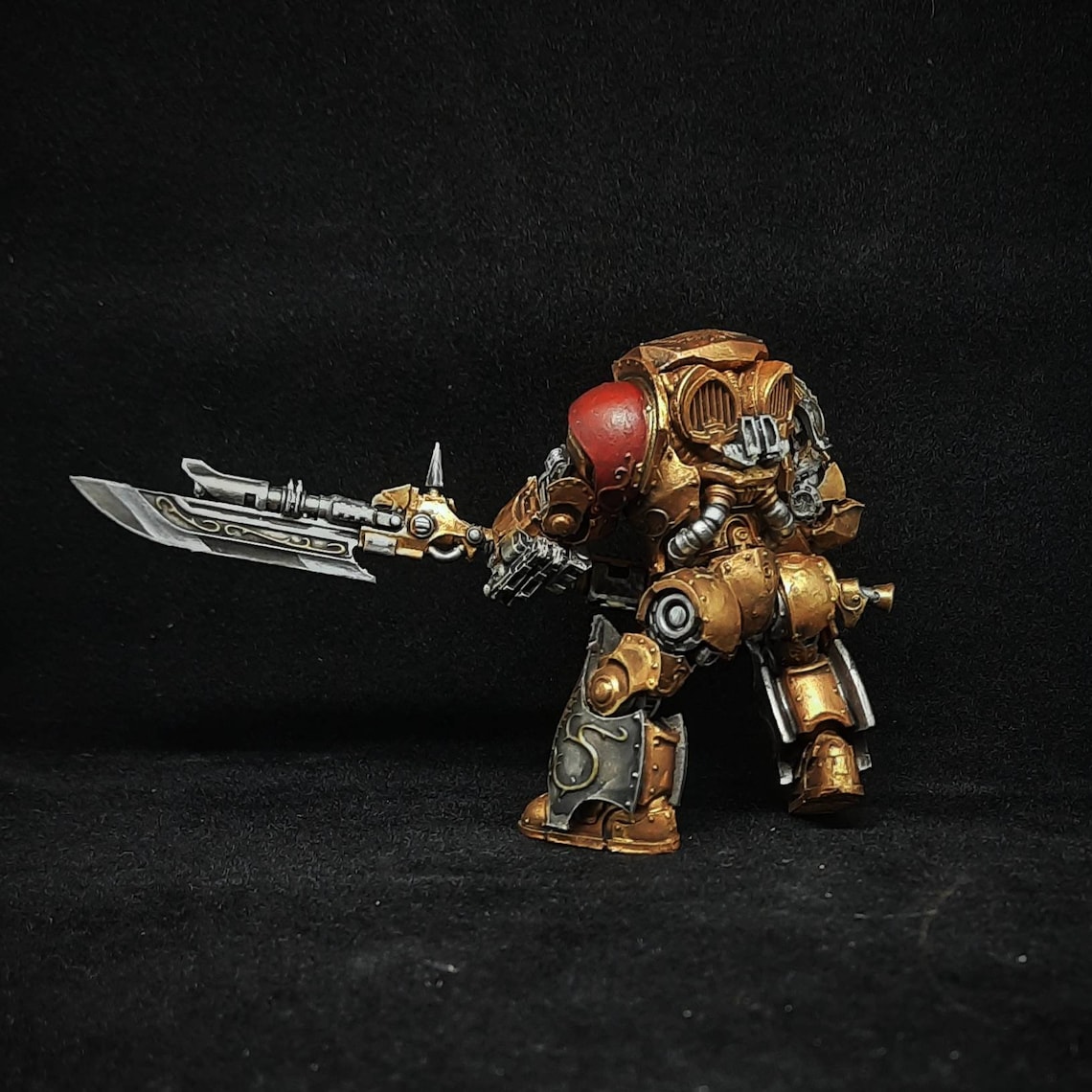 Legio Custodes Contemptor-Achillus Dreadnought painted | Etsy