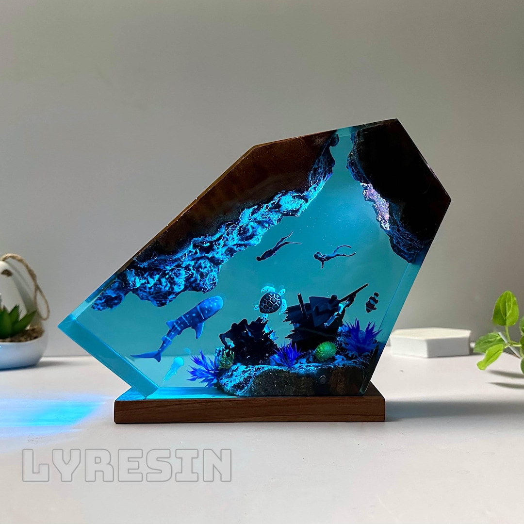 Epoxy Resin Ocean Lamp, Whale Shark and Couple Diver Night Light, Resin ...