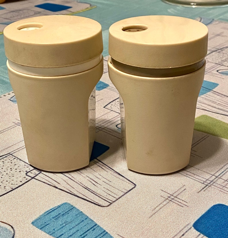 Vintage Tupperware Salt and Pepper Shakers Rotating Lid 1471 | Etsy