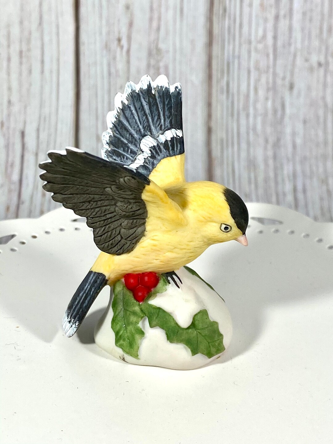 Vintage Bird Figurine Homco 1453 Yellow Holly Snow Christmas Winter - Etsy