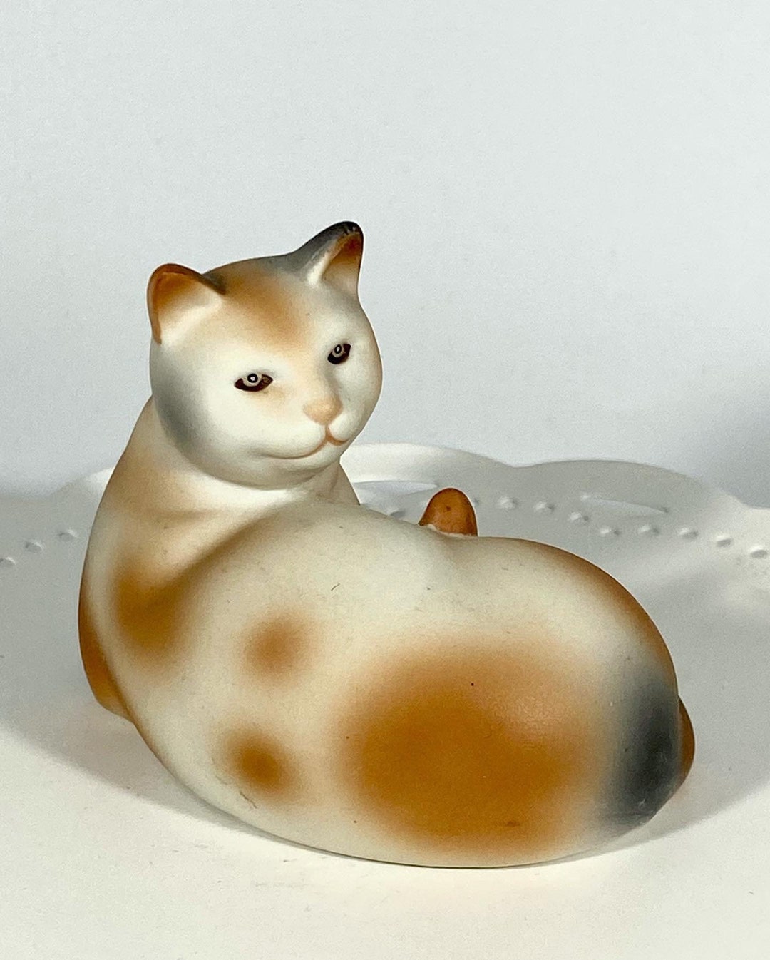 Vintage 1984 Avon Lounging Cat Figurine - Etsy