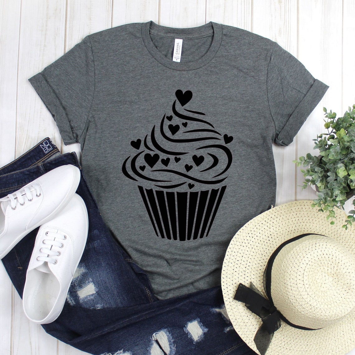 Cupcake Tshirt Cupcake T-shirt Keep Calm and Eat Cupcakes | Etsy