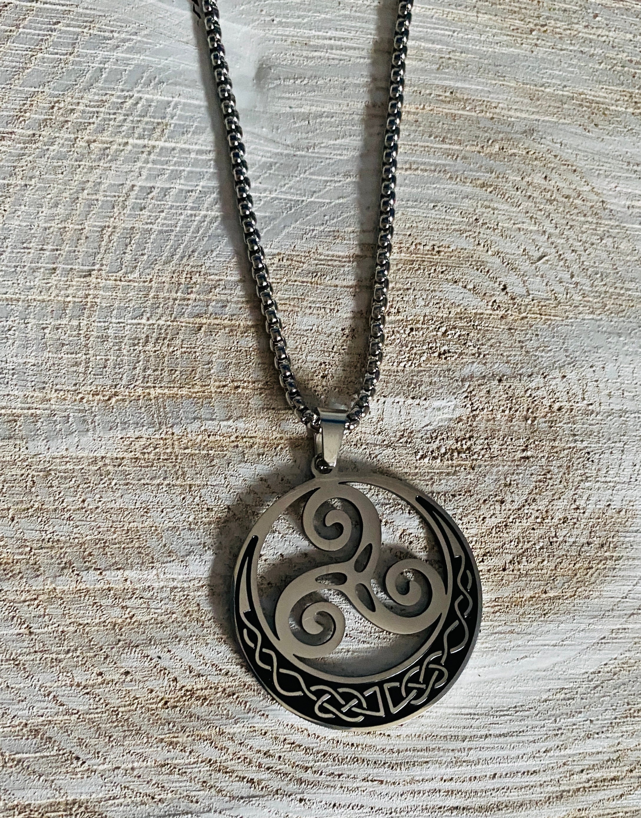 Celtic Knot With Runic Circle, Viking, Symbol, North, Norseman, Faith ...