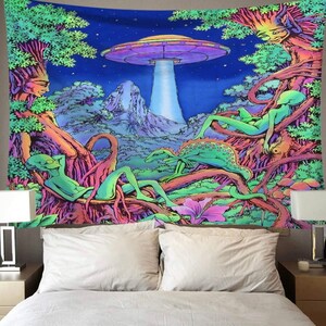 Aliens Tapestry Abstract Psychedelic Art for Wall Decor Alien UFO ...